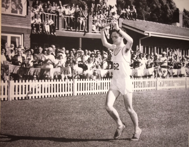 TOMMY MALONE – THE FLYING SCOT : – The Marathon